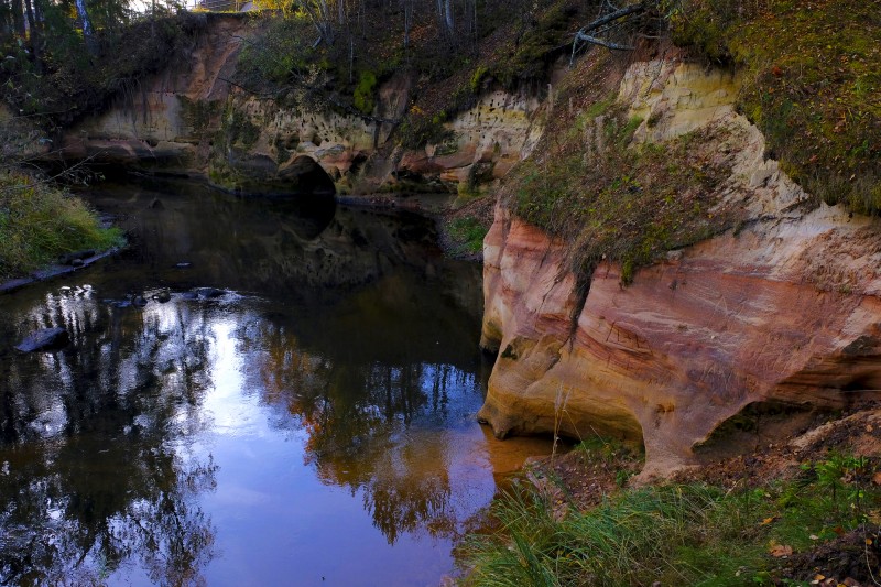 Outcrop, steep coast, cave - gotobaltic.com