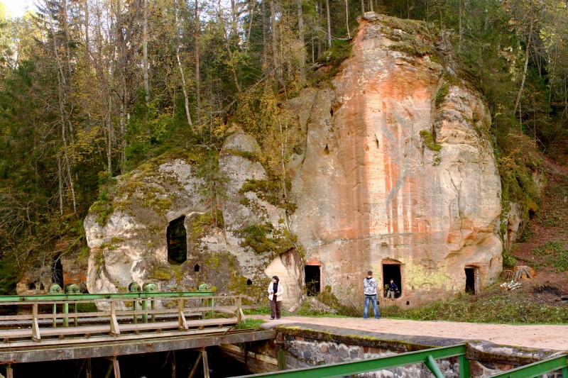 Outcrop, steep coast, cave - gotobaltic.com