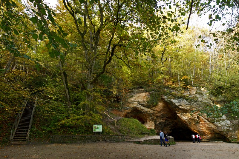 Outcrop, steep coast, cave - gotobaltic.com
