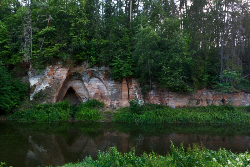 Outcrop, steep coast, cave - gotobaltic.com