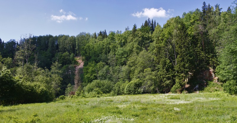 Outcrop, steep coast, cave - gotobaltic.com