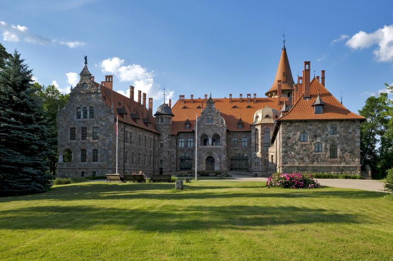 Castle, ruins, manor - gotobaltic.com