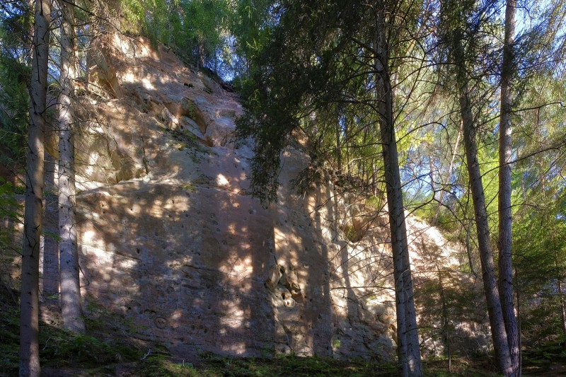 Outcrop, steep coast, cave - gotobaltic.com